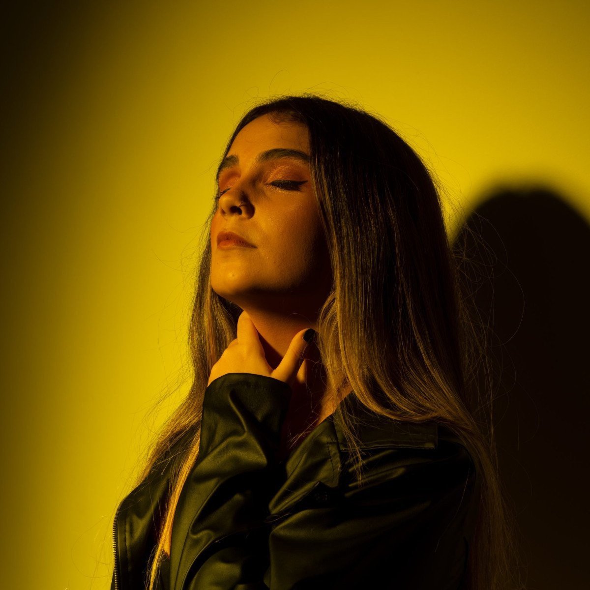 Your Essential Guide to Outdoor Portrait Lighting Techniques - Rent a ...